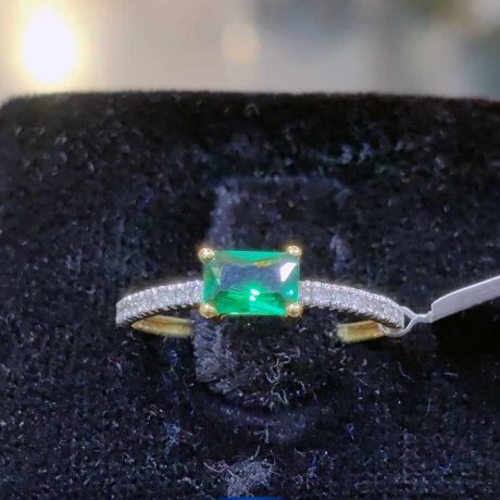 Diamond Emerald Color Stone Engagement Rings at Taj Diamond