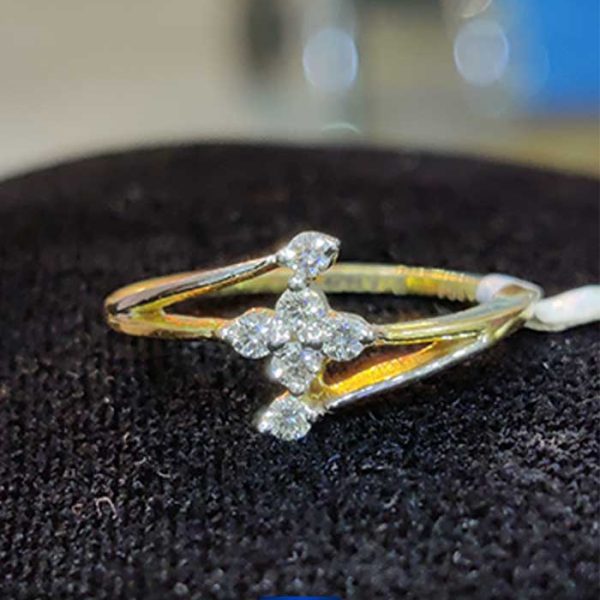 Solitaire Diamond Gents Ring Luxurious Design For Men