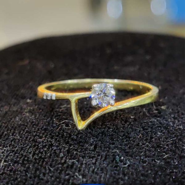 Solitaire Diamond Gents Ring Luxurious Design For Men